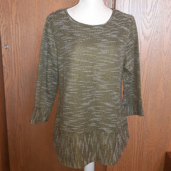 Carolyn Taylor | Tops | Carolin Taylor Womens Highlow Olivewhite ...